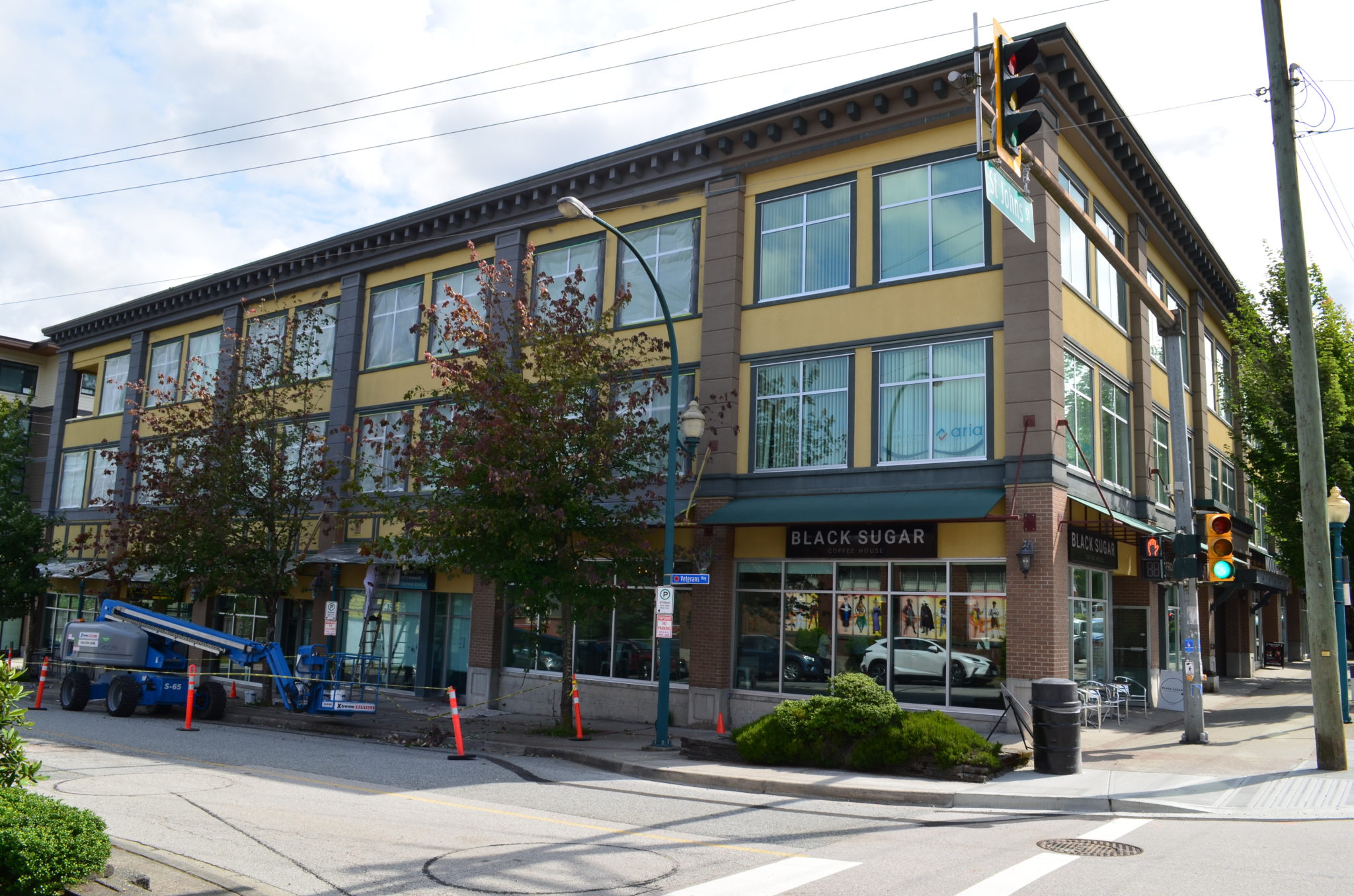 Commerical Building Painting in Port Moody — Remdal